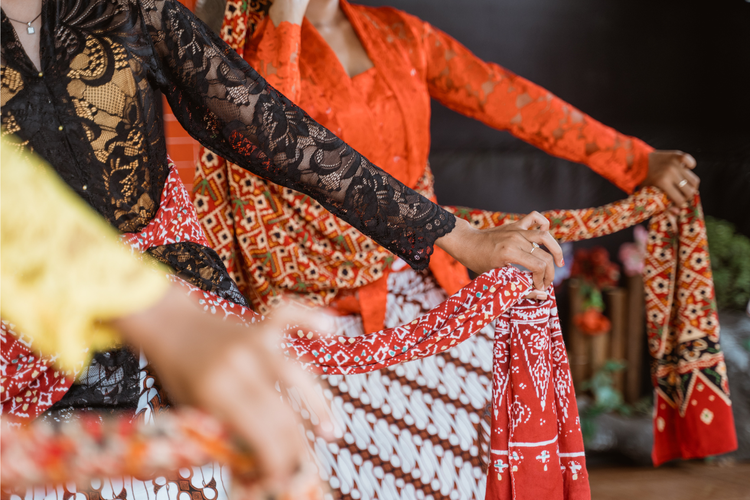 Tari CokekとTari Sirih Kuningの公演時の違い – MISSAO ART